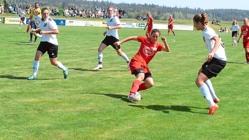 Fussball: Im Derby chancenlos - Fußball - Schwarzwälder Bote