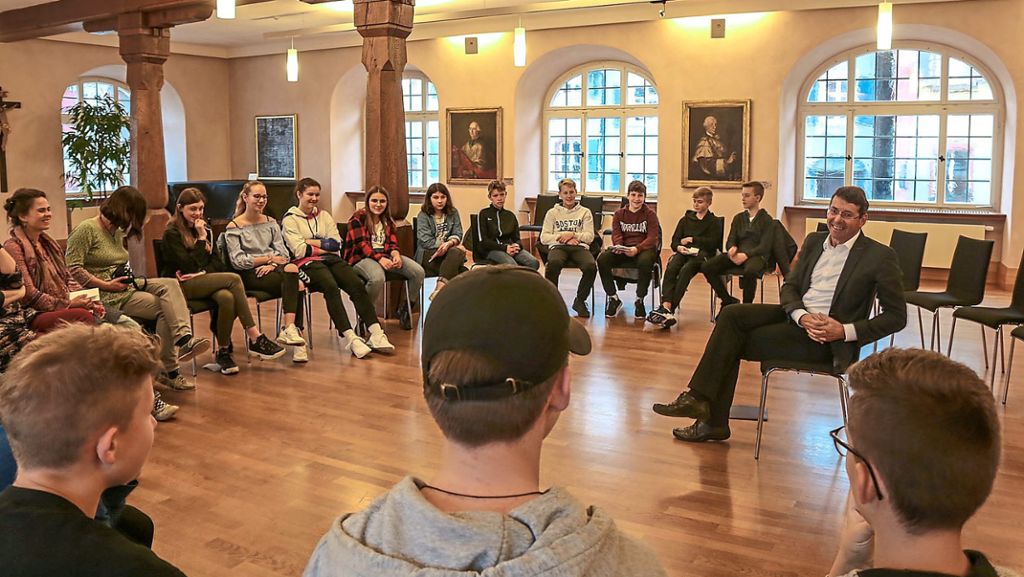 Ettenheim: Fair macht Schule: Bürgermeister Metz diskutiert mit ...