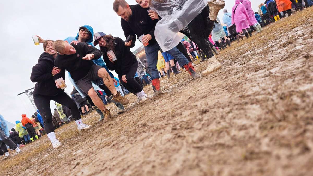 Große Party im Regen: Southside Festival 2024 startet mit ...